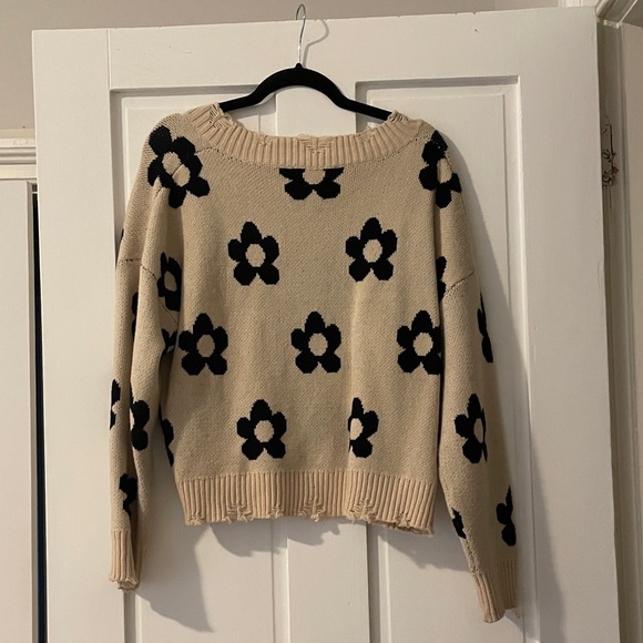 Brooklyn Karma | Sweaters | Brooklyn Karma Tan Daisy Flower Sweater ...